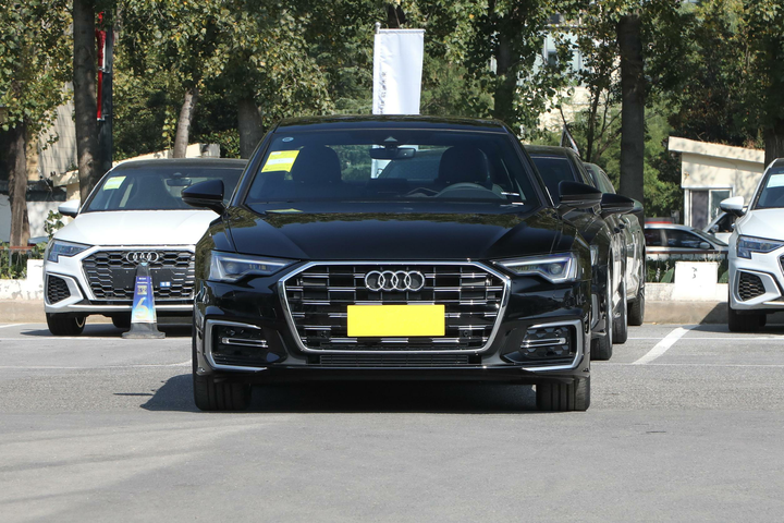 十月份销量一万四！力压对手奔驰E，静态评测体验2024款A6L - 知乎