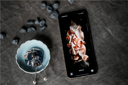 心系天下三星W23 Flip：闻折叠之“香” 品先锋理念 - 知乎