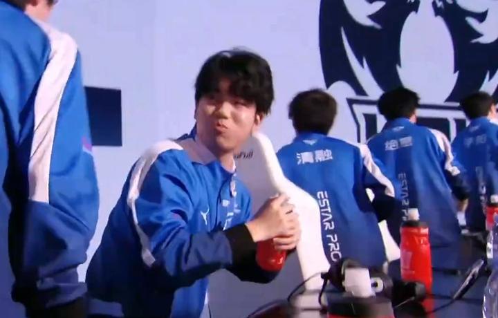 eStar锁定季后赛，绝意成队伍大腿，花海的暃仅第二次上KPL - 知乎