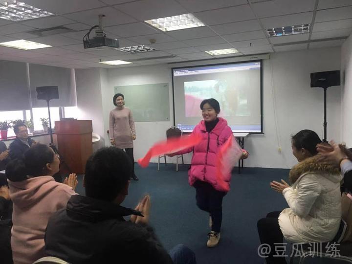 在众人面前讲话紧张怎么办 知乎 