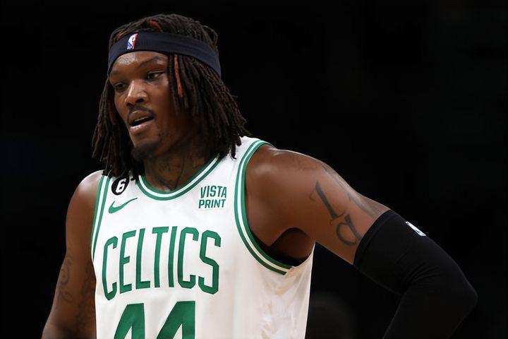 两场比赛只投丢一球，凯尔特人内线真是联盟顶级蓝领中锋？ - 知乎