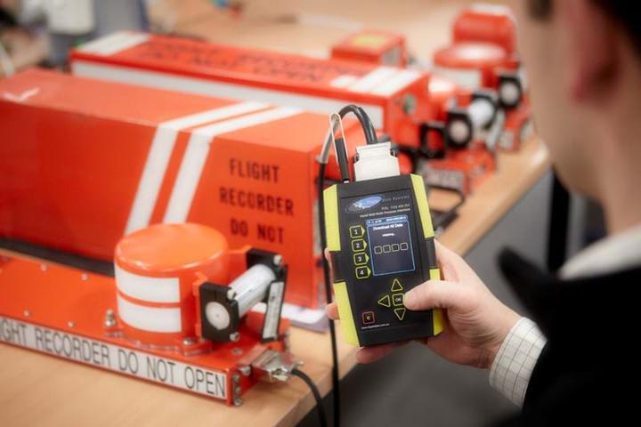 Flight Data Systems公司FDS40-0301 FDR飞行数据记录器下载仪 - 知乎