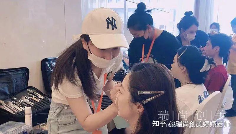 想学化妆什么年龄比较合适,有什么具体要求? 知乎