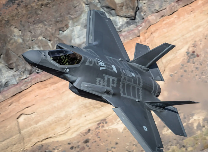 捷克计划买24架，F35多抢手？五代机中的佼佼者，全球近800架 - 知乎