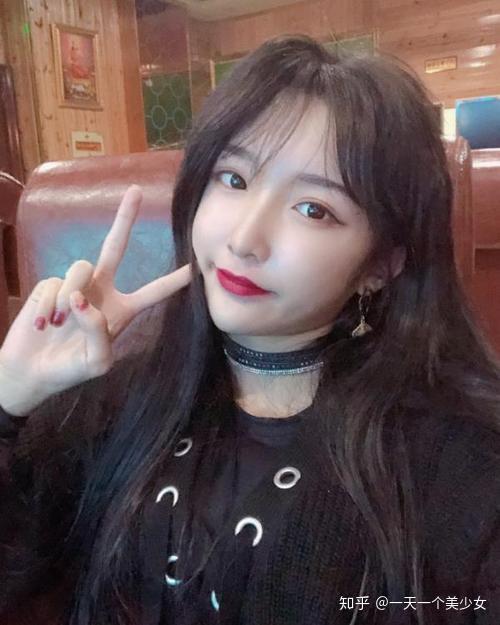 她是Abbily,也是王嘉飞，一个被困在男性身体里的美少女 - 知乎