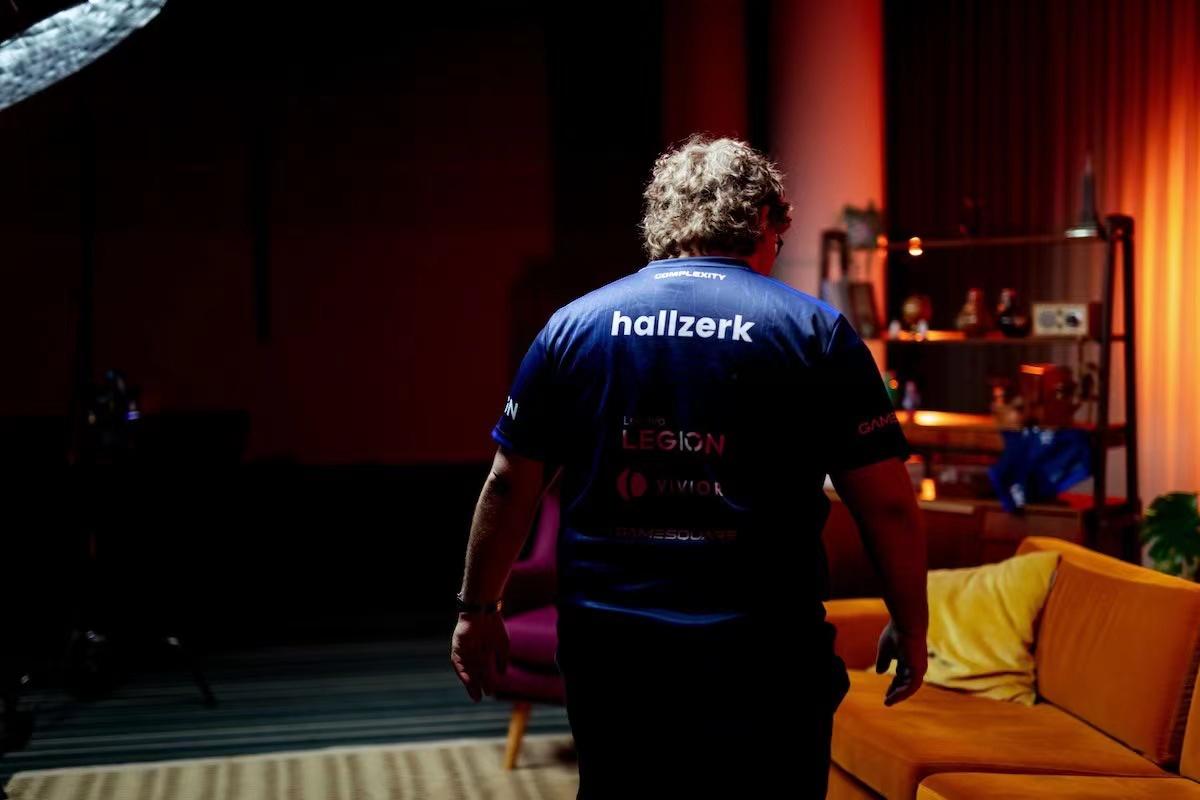 据爆料，hallzerk已收到了美国关于其签证状态和入境申请的回复 - 知乎