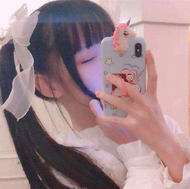 蔡萝莉整容后首次露脸开播,本对颜值十分满意,却被粉丝吐槽 知乎