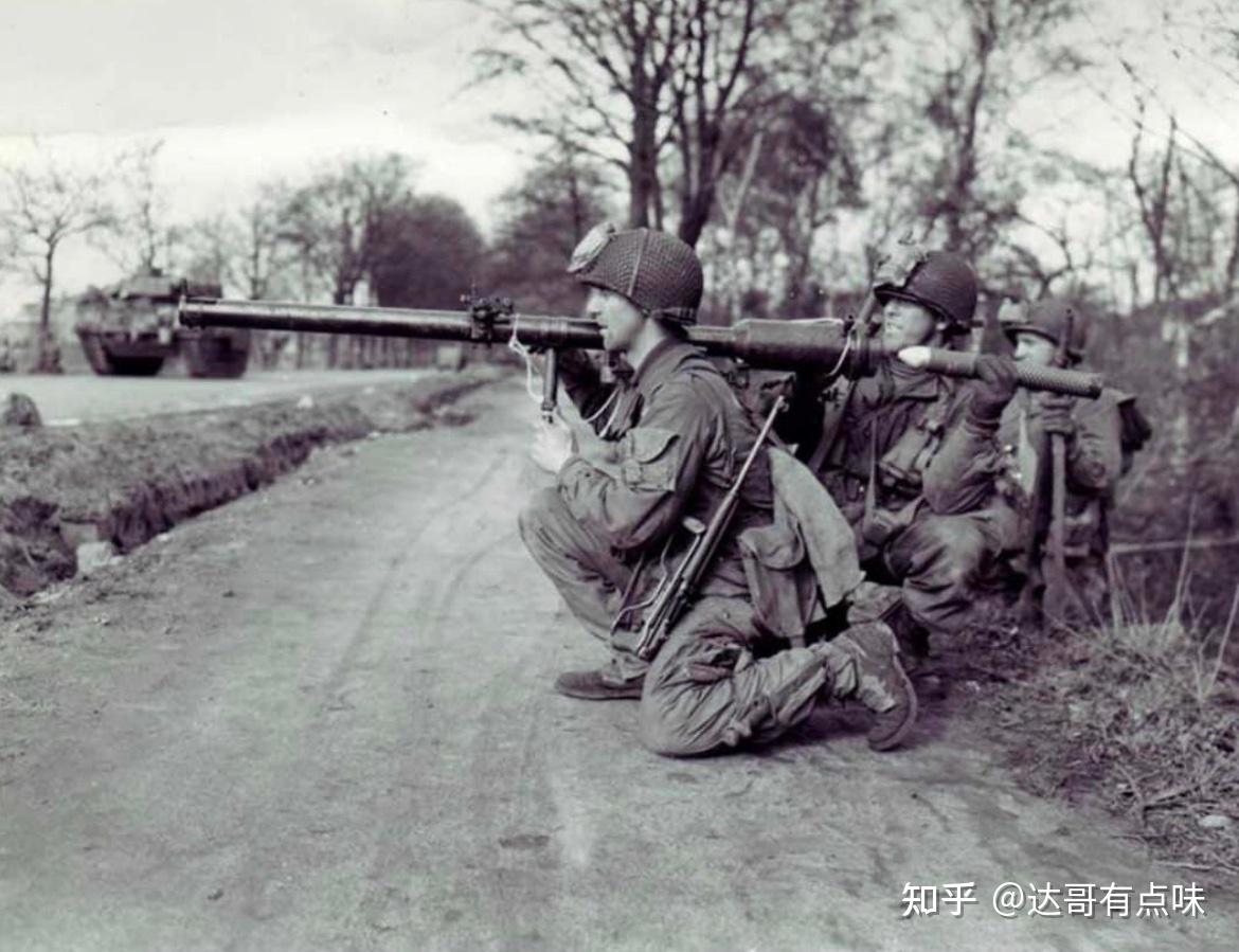 无后坐力炮是怎么做到无后坐力的，与火箭筒又有什么区别？ - 知乎