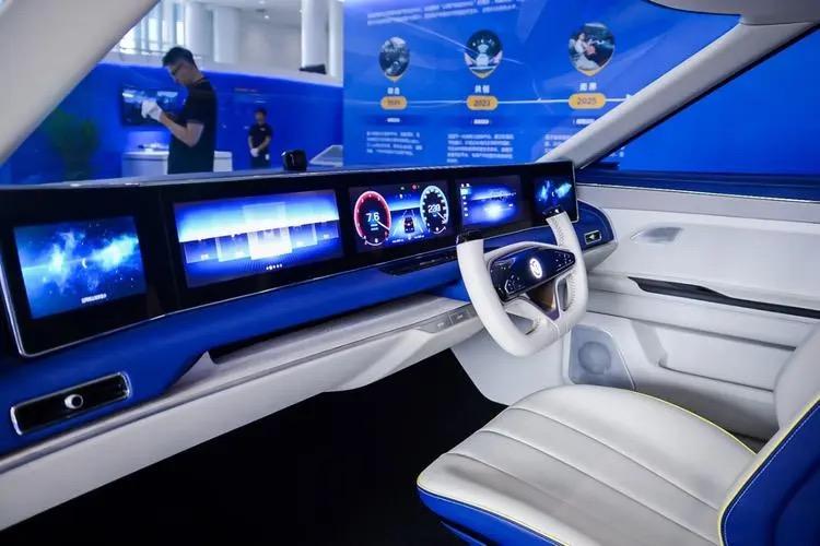 鸿蒙座舱子品牌来了，华为发布 HarmonySpace：万物互联的智能出行空间 - 知乎