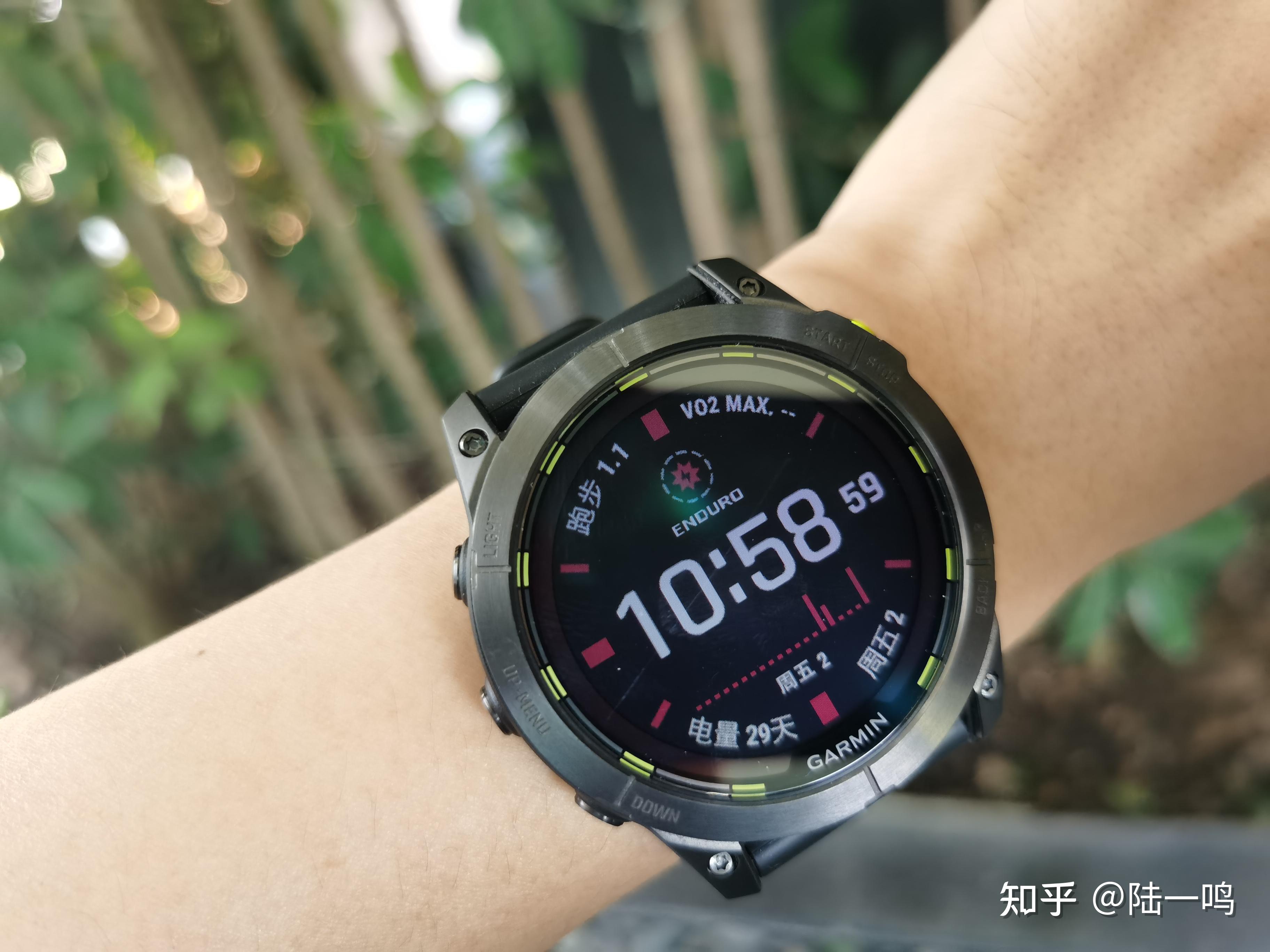 Apple watch S8和 Ultra有哪些区别？价格翻倍是否值得？做一期详细对比测评 - 知乎
