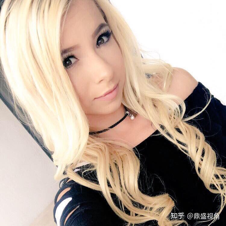 暗黑女神，肯齐·里维斯（Kenzie Reeves）娇小身材的精灵 - 知乎