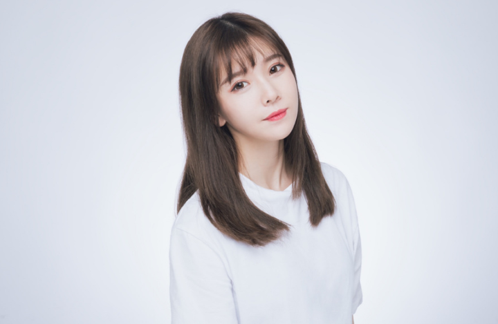 LOL：LGD主场喜提新人女主持NARA，盘点LPL那些美女主持解说！ - 知乎