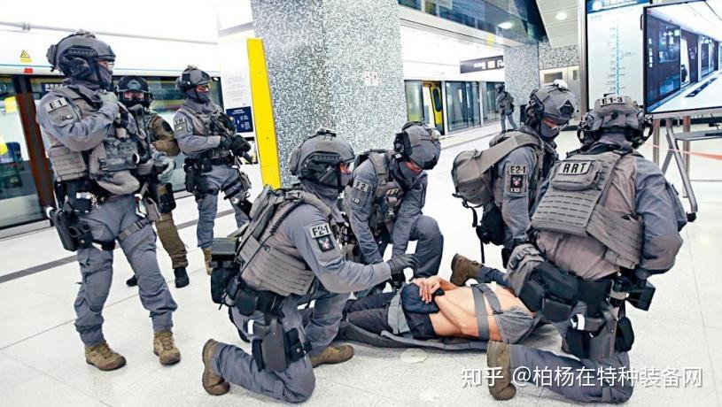 香港特警换新装“七一”亮相执勤，EARMOR 耳机成RRT标准装备