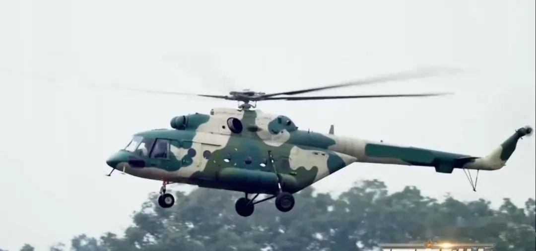 我军装备的能够垂直打击立体清剿CS/VP11型全地形车 - 知乎