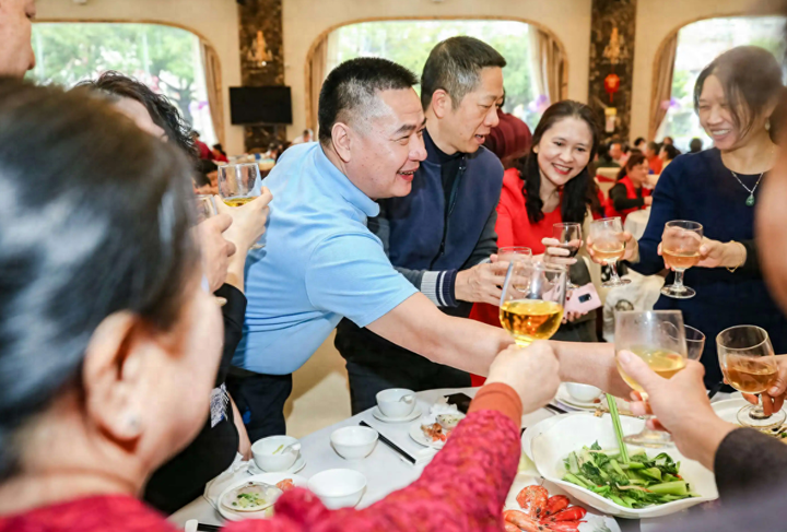 敬酒时，别支支吾吾，3句万能敬酒词，好学！好用！ - 知乎