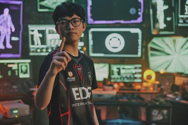 【无畏契约季前邀请赛】EDG. ZmjjKK群访：这次出去是想学习更多东西，做一些勇敢的尝试 - 知乎