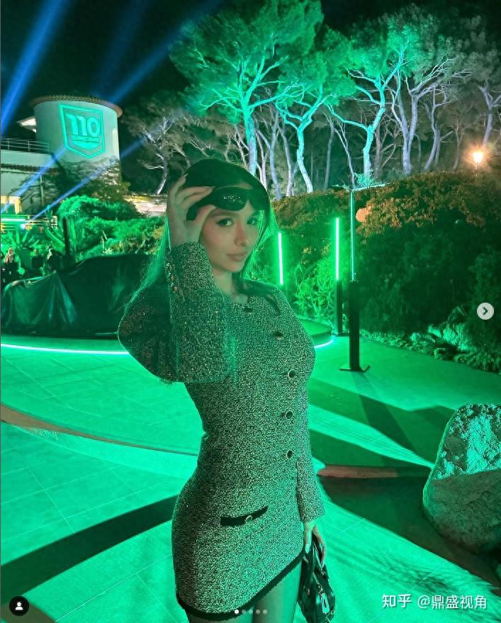 揭秘Model界代表性美女-苏菲·穆德(Sophie Mudd)的完美容貌和身材 - 知乎