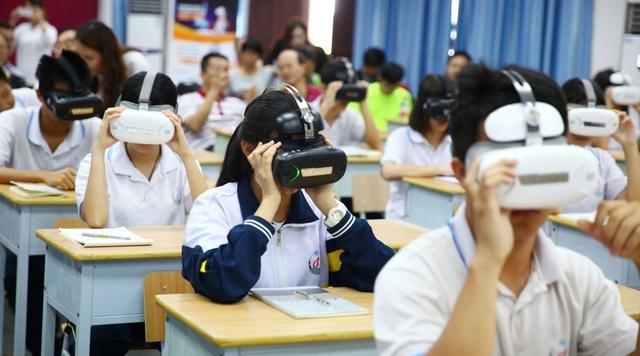 如今VR走进学校课堂，让学生到虚拟现实中进行学习 - 知乎