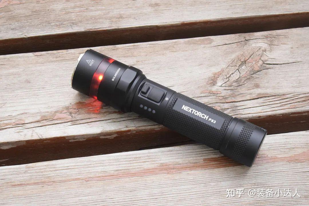 警务执法、巡逻安保必备！纳丽德P83红蓝闪战术手电体验 - 知乎