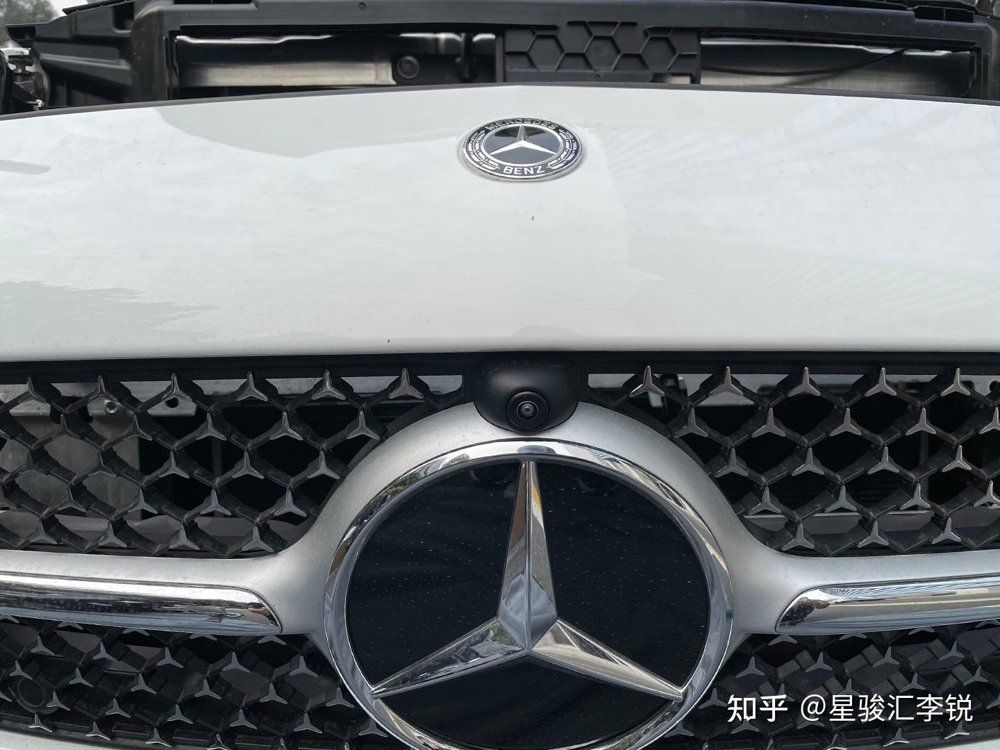 奔驰2022款C260L升级原厂360°全景倒车影像系统，将车辆周围环境呈现在中控屏幕上 - 知乎