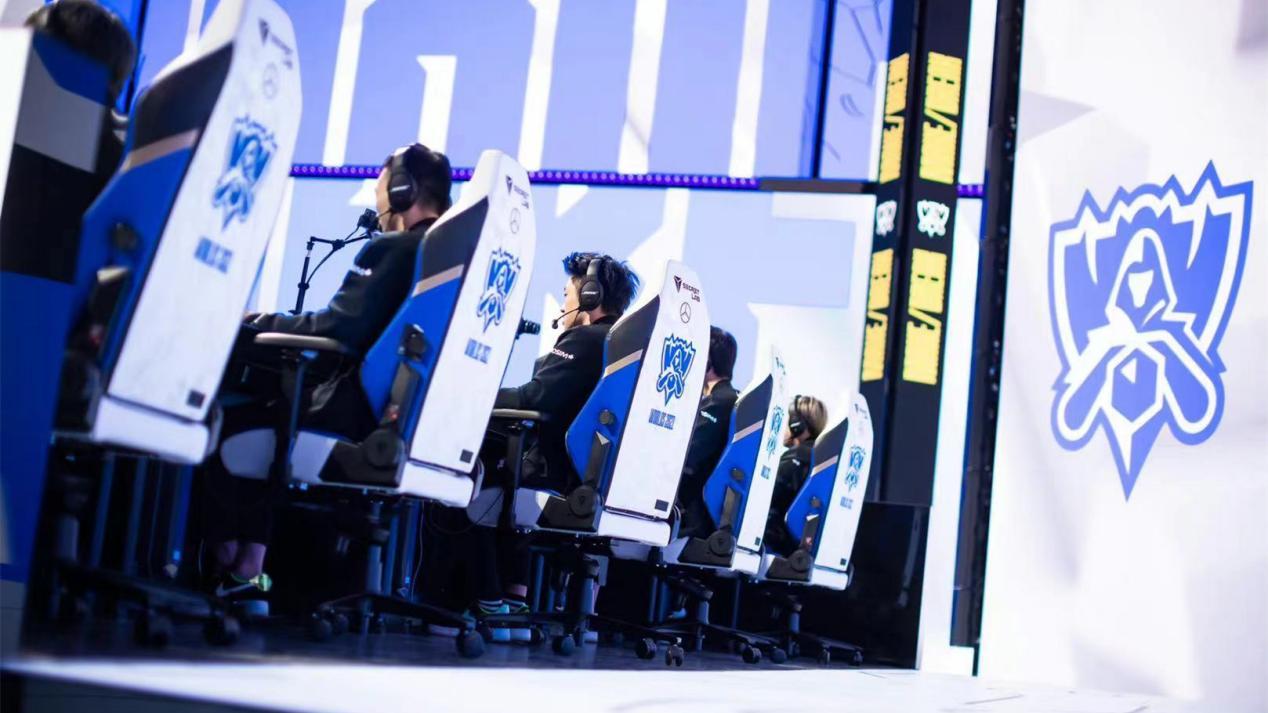 C9横扫PCE后，S11小组赛赛程正式确定，LPL四队首日均会亮相 - 知乎