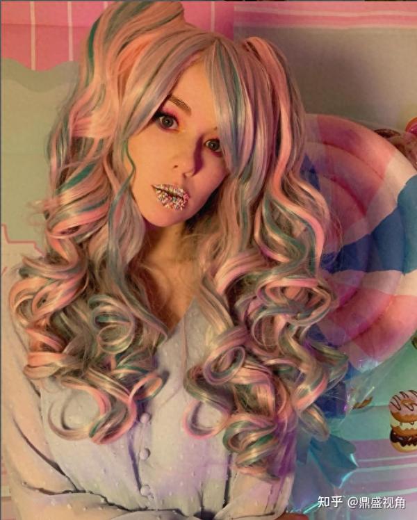 德艺双馨女演员艾米丽·布鲁姆(Emily Bloom)，天生丽质的邻家女孩 - 知乎