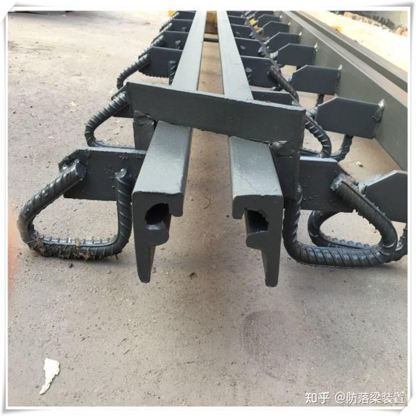 D40型伸缩缝@桥梁伸缩装置D40型安装方法 - 知乎