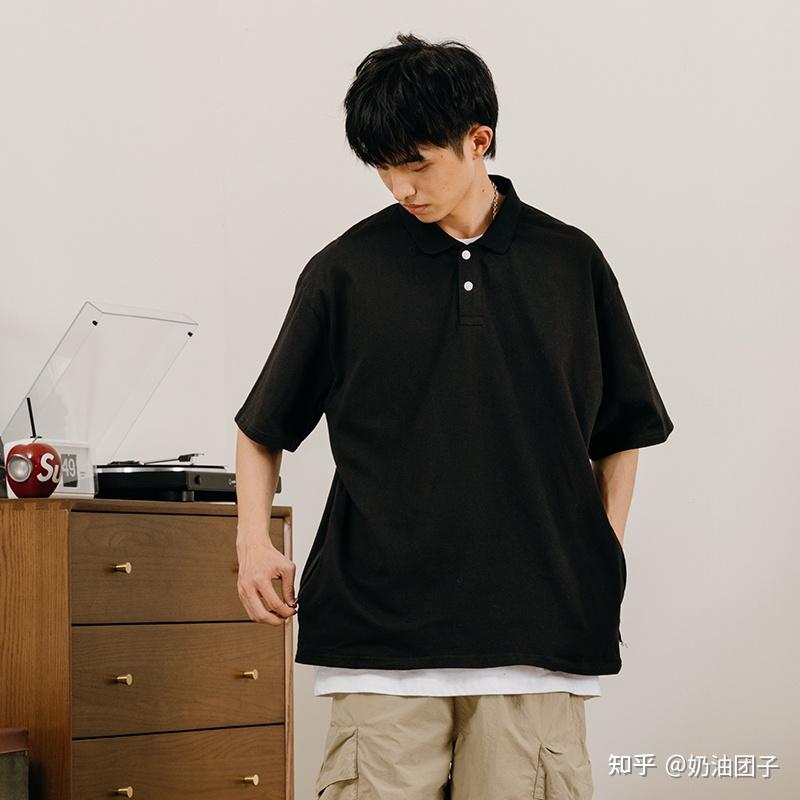 POLO衫到底要不要扎进裤子里？ - 知乎