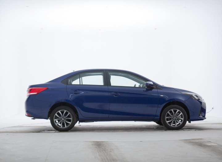 百公里油耗5.2L，买菜车可以选它！丰田YARiS L 致享 - 知乎