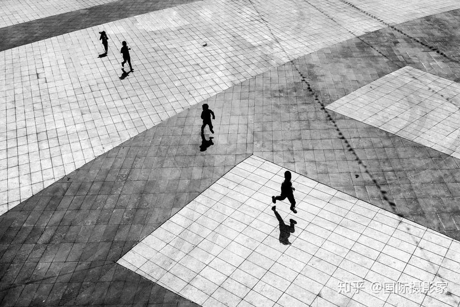 街头摄影师Hakan Biyiklioglu：凝萃街头的瞬息万变 - 知乎