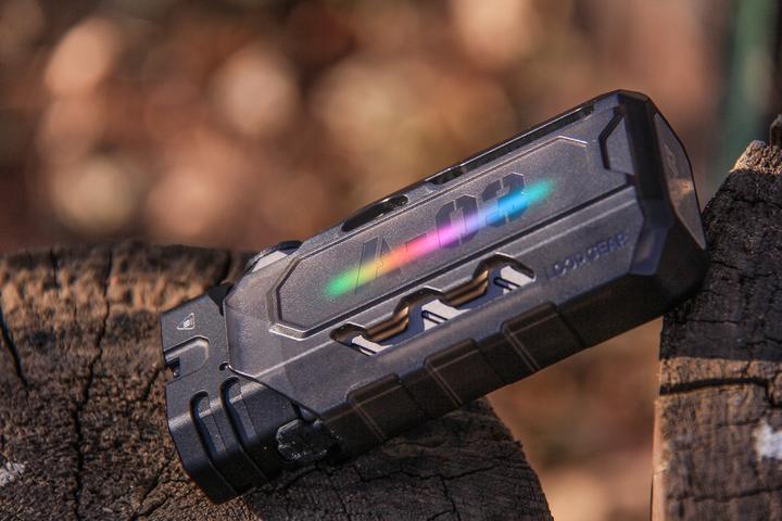 一支手电将光、电、磁、色全玩明白：LOOP SK05 - 知乎