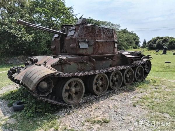 第一代国产现代化自行高射炮，PGZ88式，使用老式双37舰炮打造 - 知乎