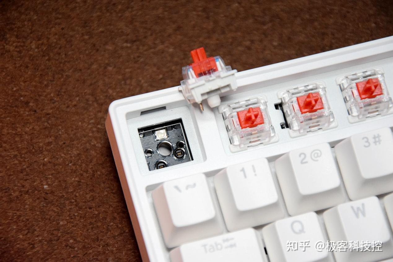 游戏外设党福音，钛度K850彩戏师，全键热插拔的百元机械键盘 - 知乎