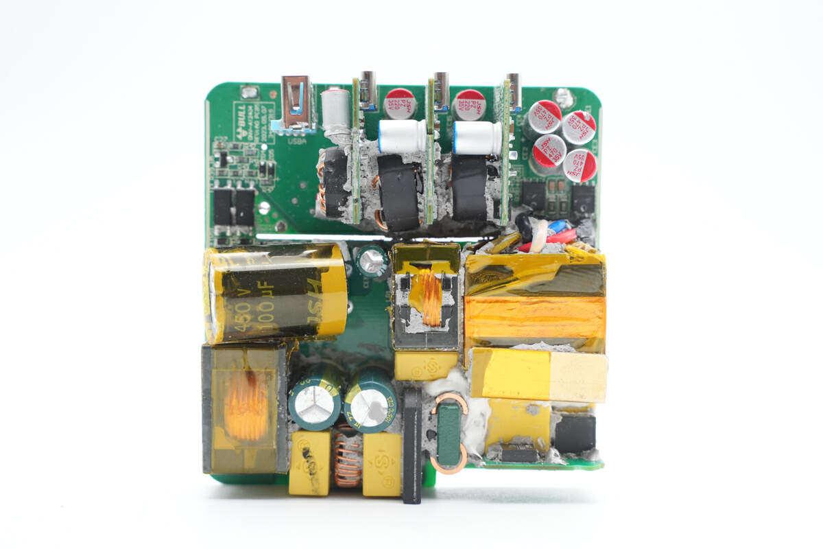 拆解报告：BULL公牛240W 3C1A氮化镓桌面充电器GNV-A12404 - 知乎