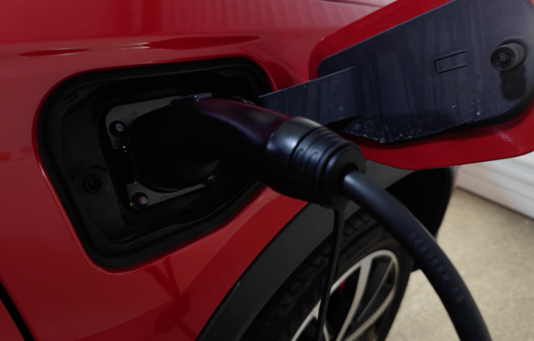 挚达小黑侠，让充电更方便！