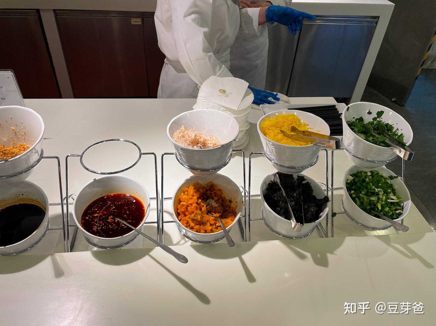 东航那碗面-上海浦东机场T1（V35休息室）「202503」 - 知乎