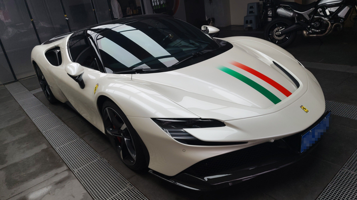 当超500万的法拉利二手SF90遇上50万的小米SU7 Ultra，你会选谁？ - 知乎