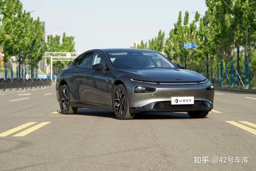 小鹏 P7i：运动好开，四驱也省电 | 42Test - 知乎