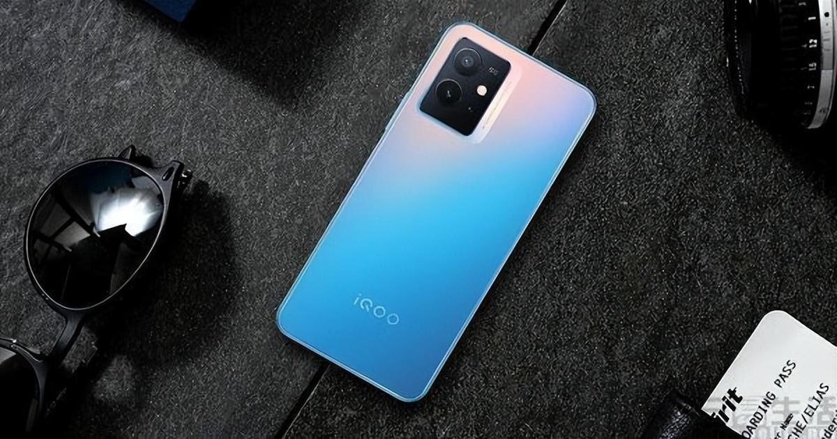 IQOO新机通过认证，疑似采用电源/指纹二合一设计，支持内存扩展 - 知乎