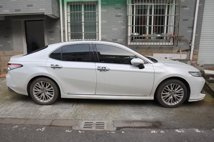 亲测实拍|家用车型丰田凯美瑞换上3W脚垫！ - 知乎