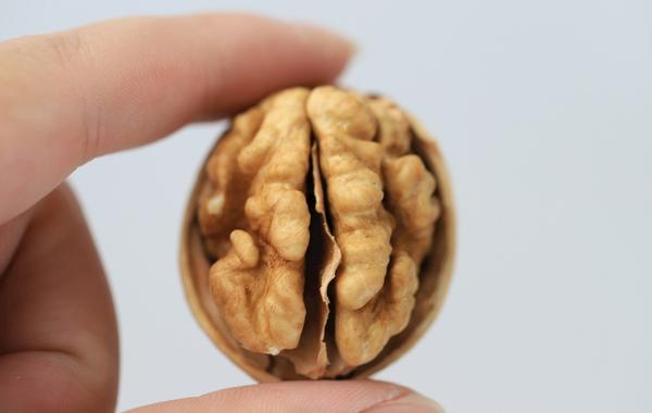 “普通核桃”与“纸皮核桃”有啥区别？如何选购，记住这几点！ 知乎