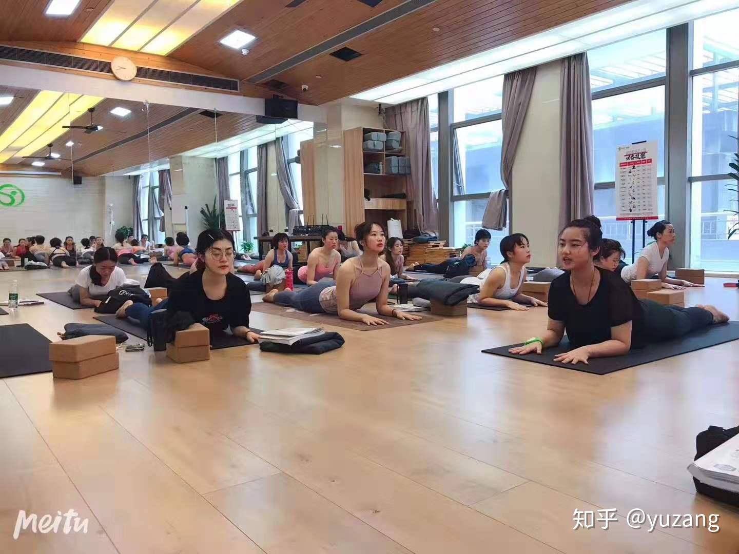 瑜伽教练有年龄限制吗?多少岁学合适 知乎