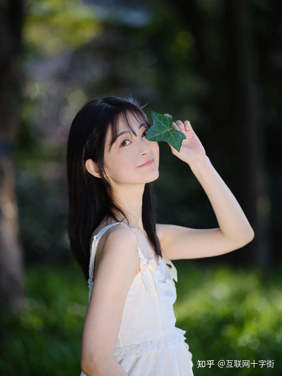 清纯美丽的森林美女 知乎