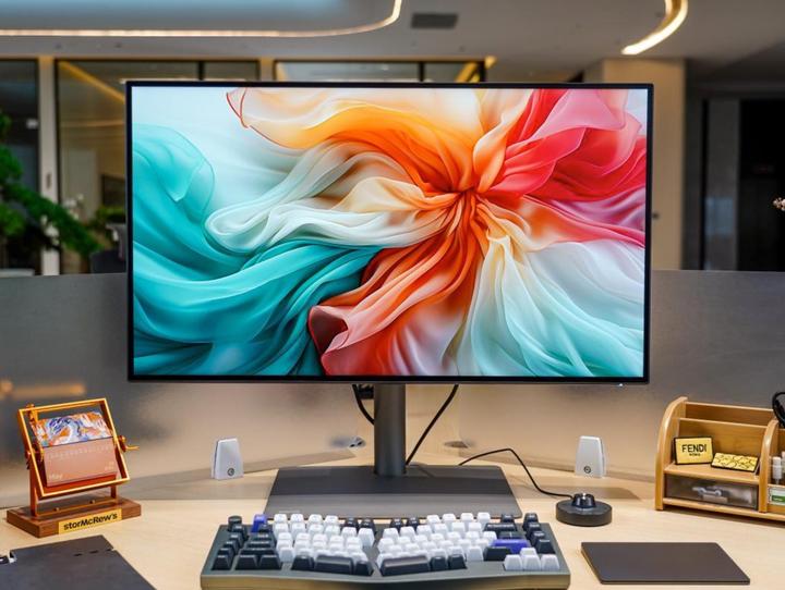 2025年电脑显示器推荐，24寸、27寸、2K、4K、144Hz显示器怎么选 ？HKC | LG | 华硕ROG | 泰坦军团 | 卓威奇亚 ...