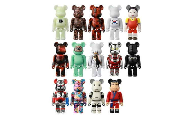 最新Bearbrick 系列 44 来了！鱿鱼游戏玩具熊盲盒出售！ - 知乎