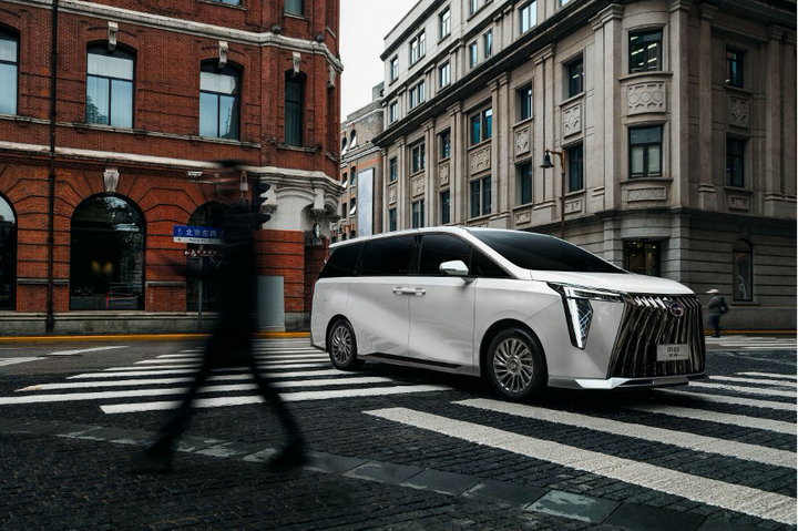 国产高端MPV爆款诞生，广汽传祺M8宗师系列上市售价26.98-34.28万元 - 知乎