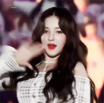 00后韩国女艺人Nancy，后台换衣全程被拍！ - 知乎