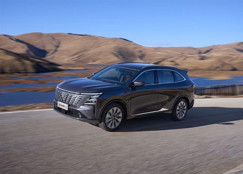 配新蓝鲸2.0T+爱信8AT，长安CS75 PLUS Ultra 13.19万起售 - 知乎