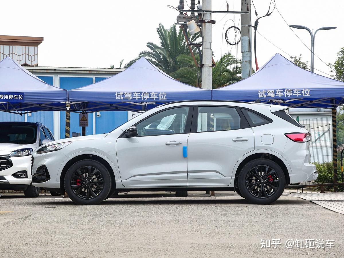 很实用还有性能，标配2.0T+8AT，对标本田CRV，解读福特锐际 - 知乎