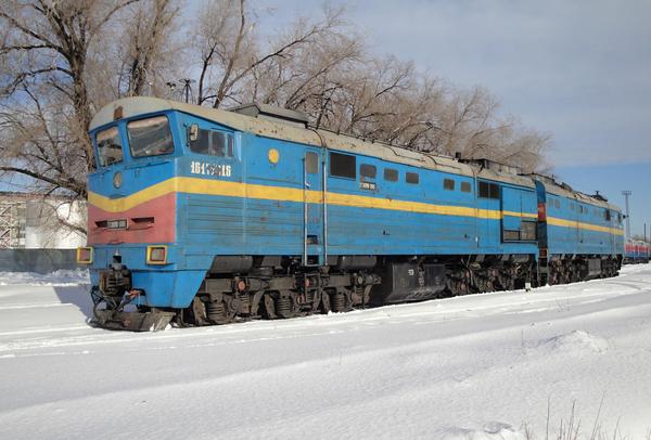 【纪事】从2TE10MD/PGE型到2TE3250型内燃机车——俄罗斯联邦雅库特铁路中的“大老美” - 知乎